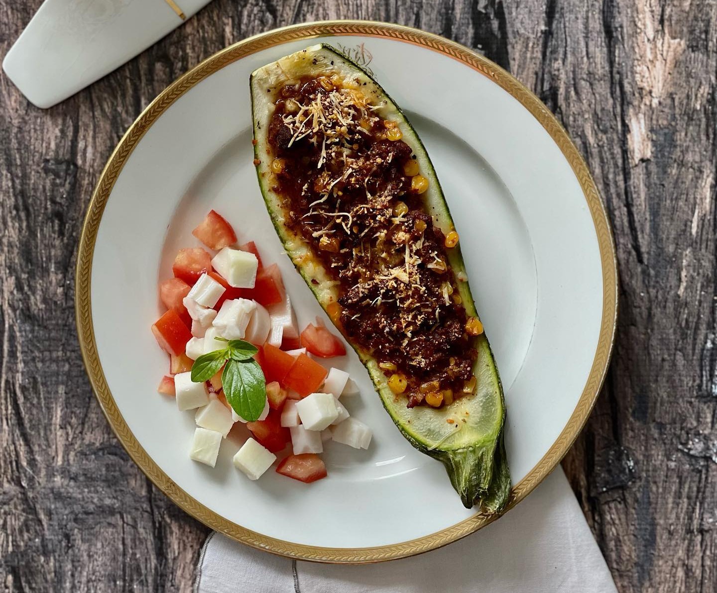 Abobrinha recheada com carne moída - Receiteria