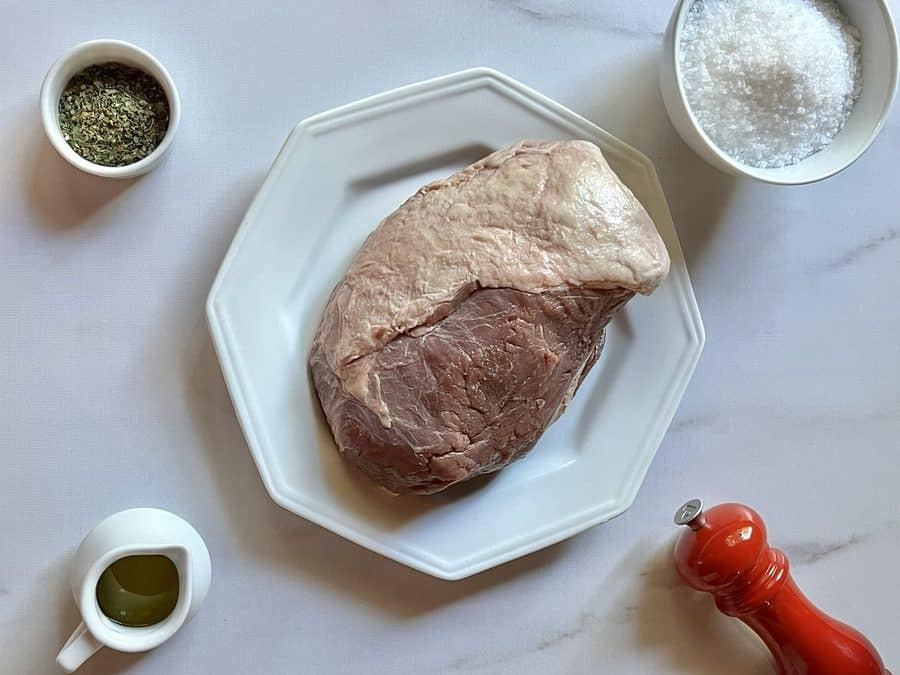 Alcatra suculenta no forno com chimichurri - Receiteria