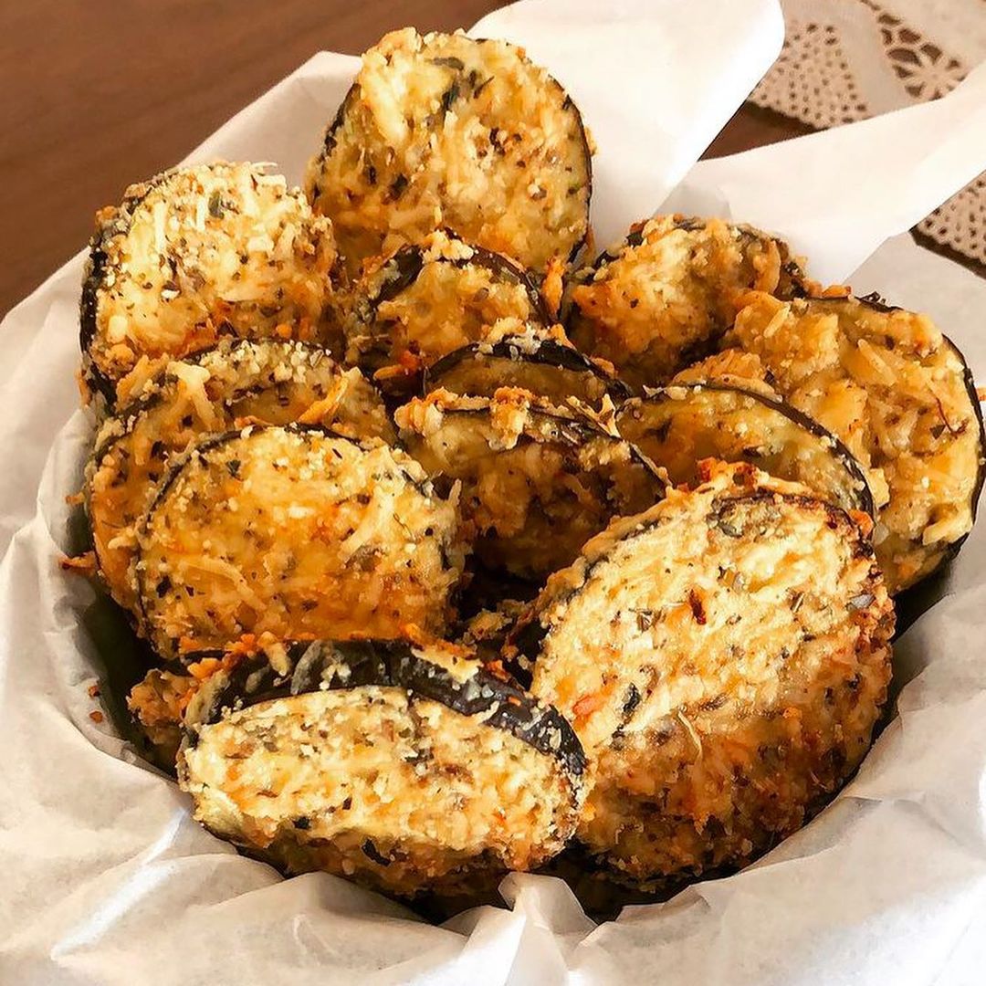 Berinjela com crosta de parmesão - Receiteria