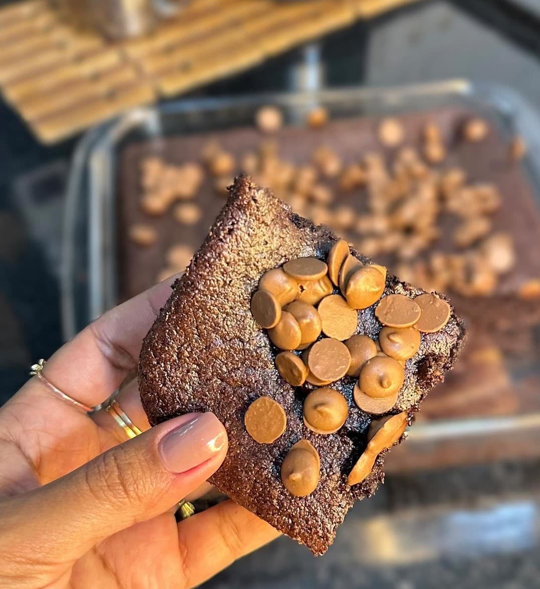 Bolo de chocolate com coco ralado - Receiteria