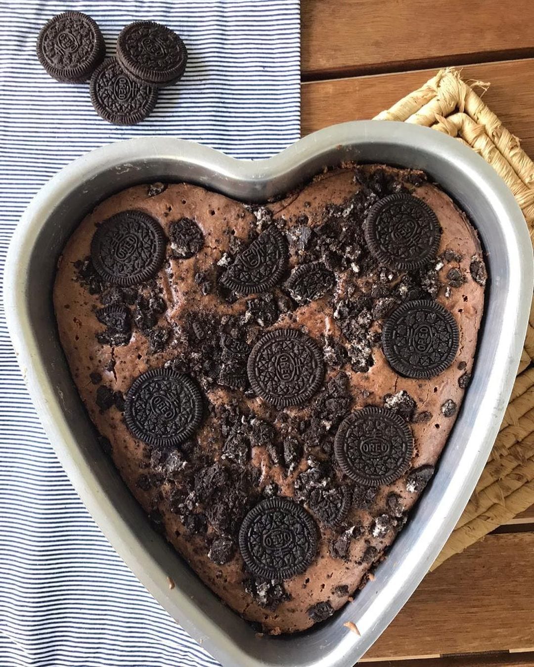 Bolo de chocolate com crocante de Oreo - Receiteria