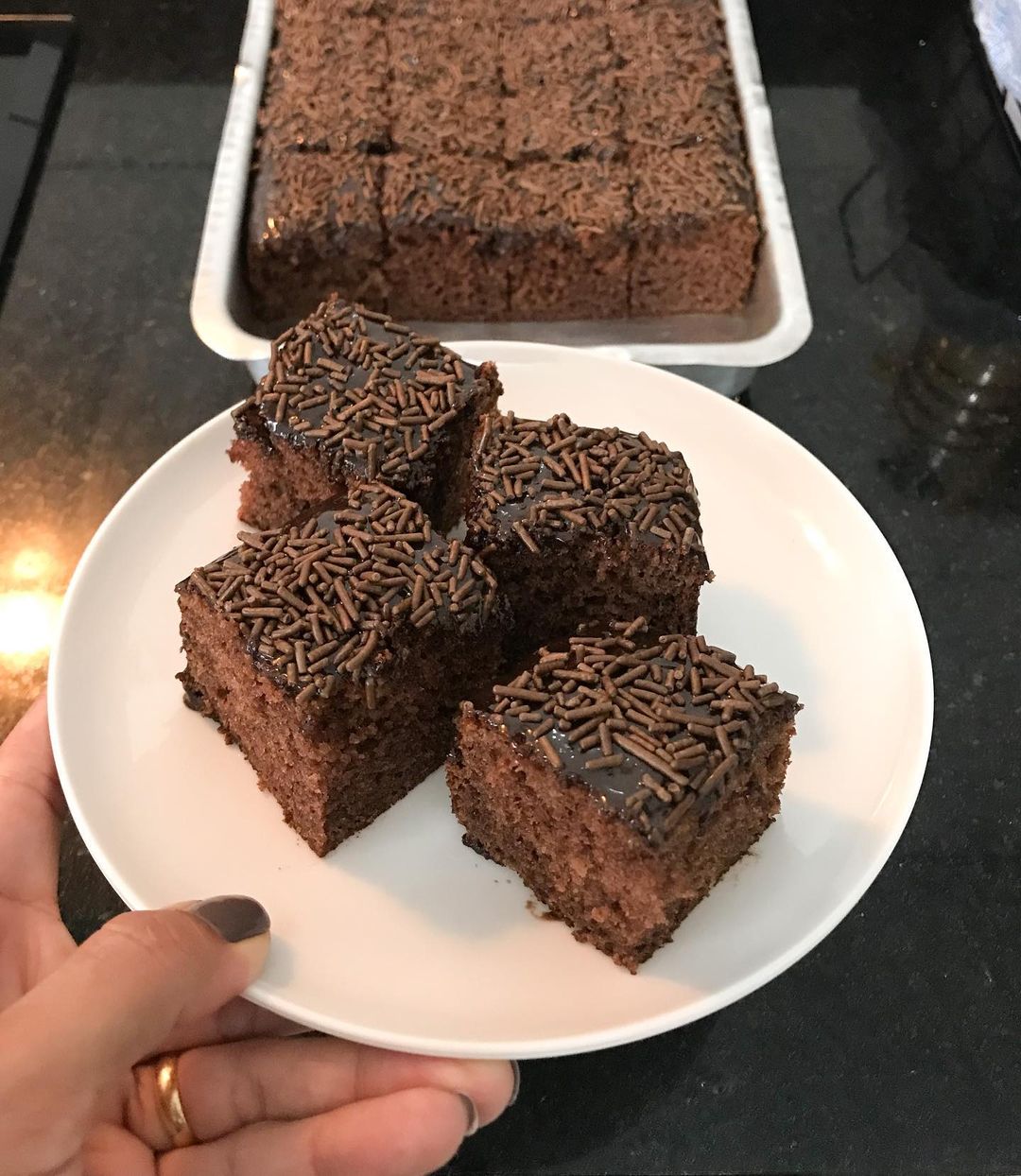 Bolo de chocolate simples