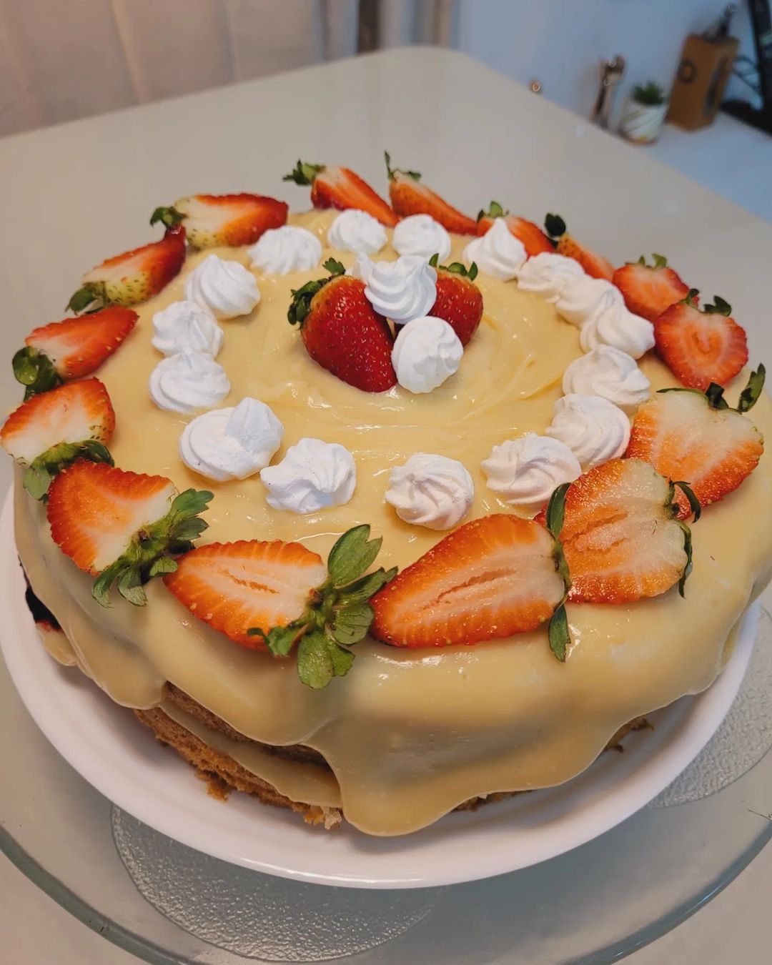 Bolo de frutas vermelhas com leite Ninho - Receiteria