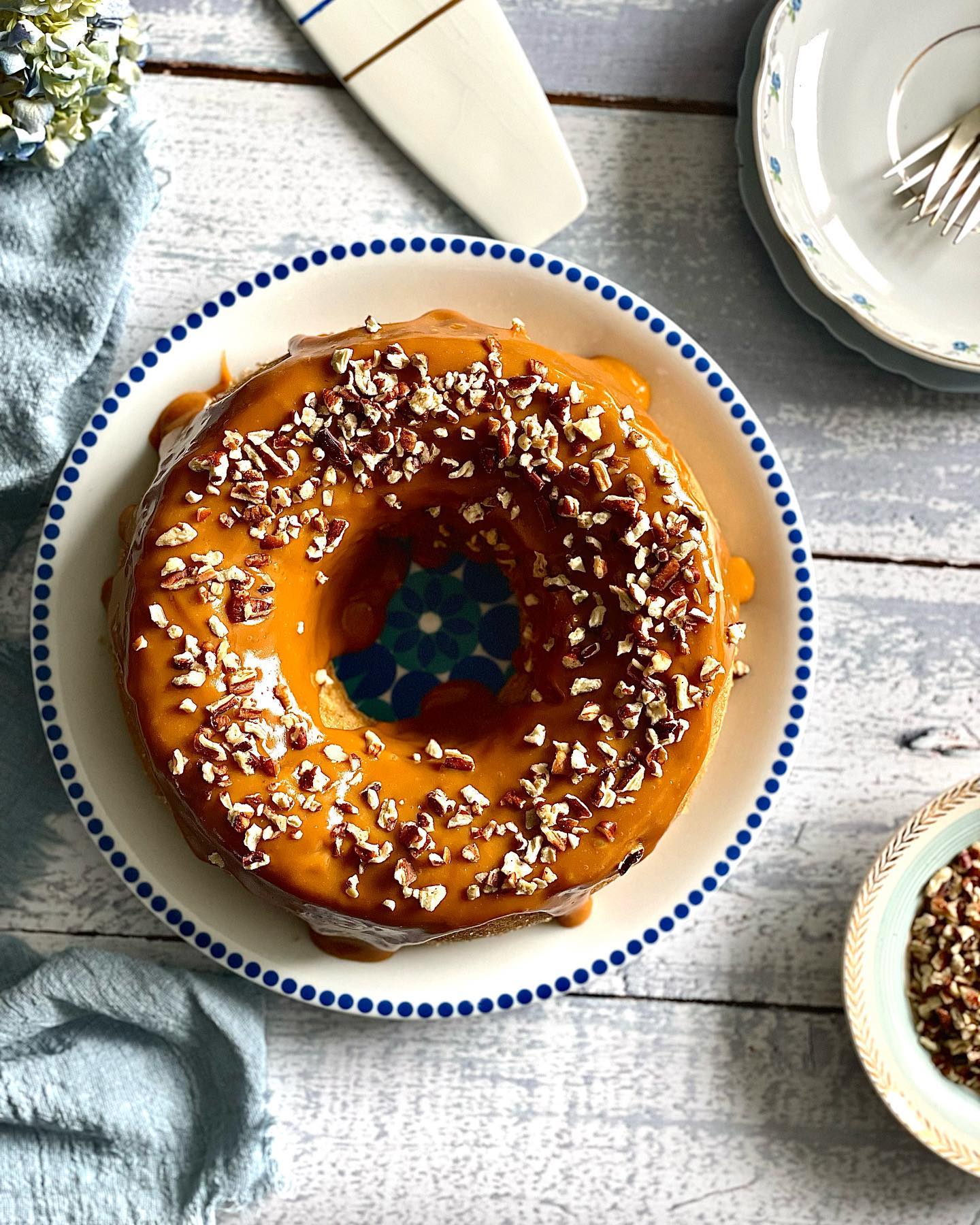 Bolo com nozes e doce de leite - Receiteria