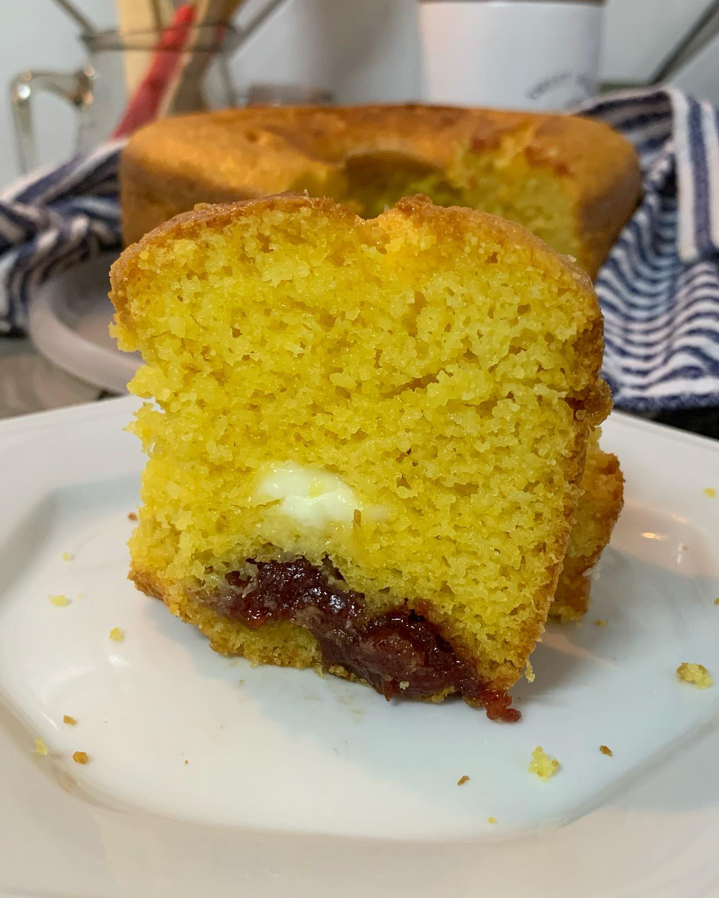 Bolo pamonha com goiabada e requeijão - Receiteria