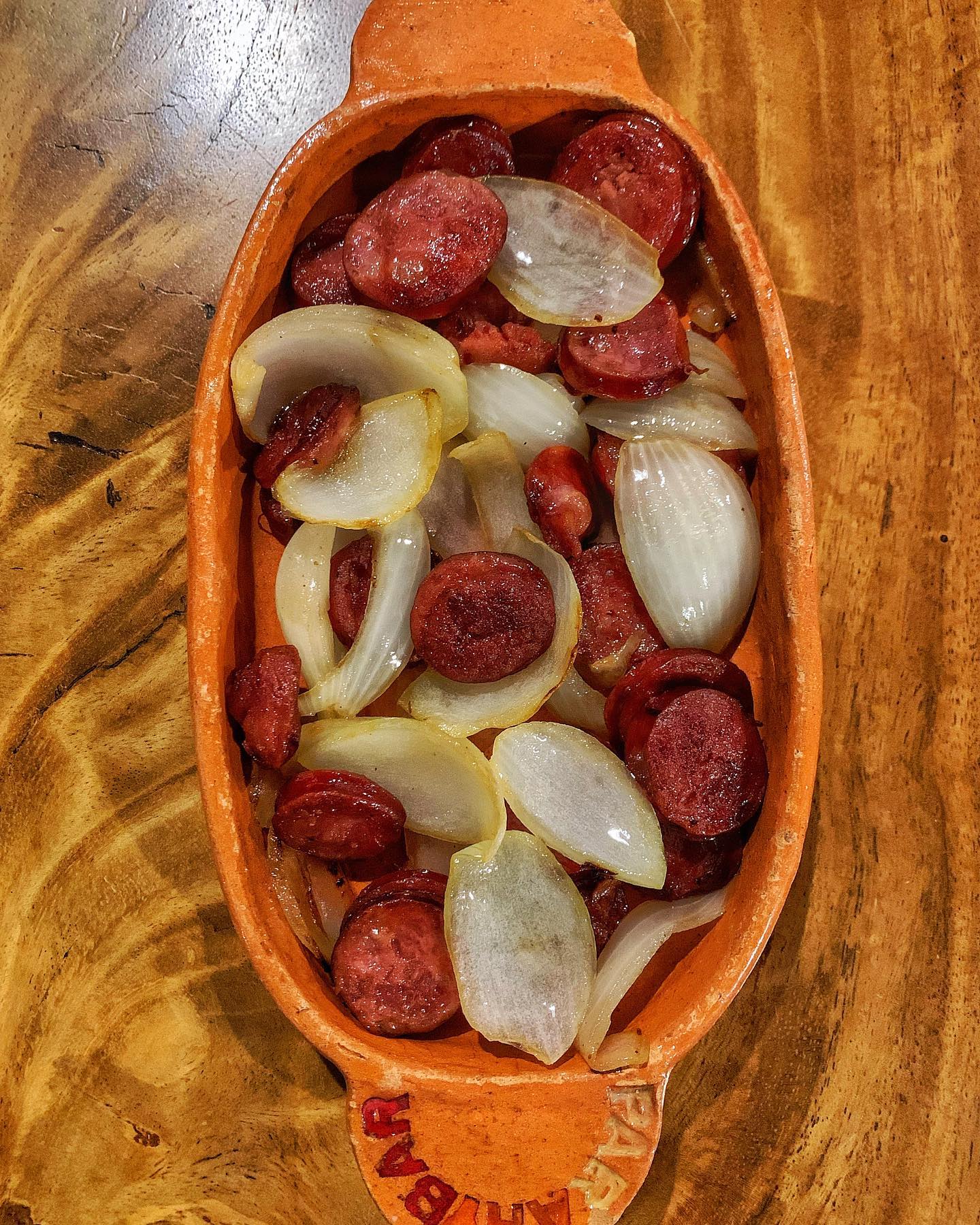 Calabresa acebolada - Receiteria