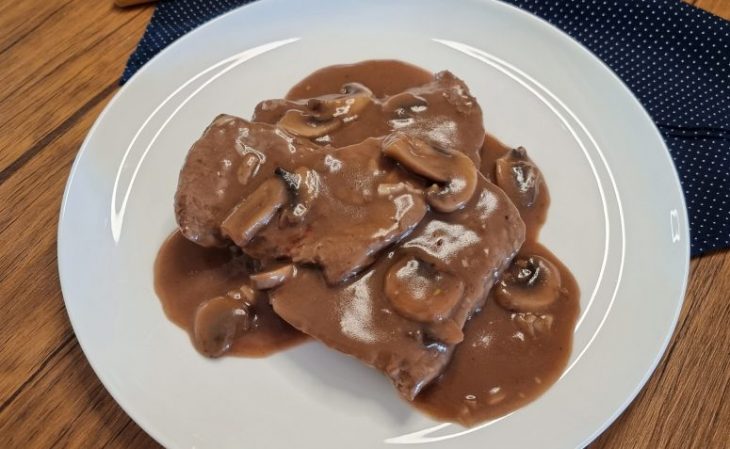 Carne ao molho madeira