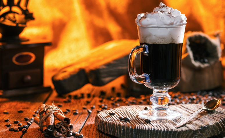 Como fazer irish coffee: aquele café perfeito que você sempre sonhou