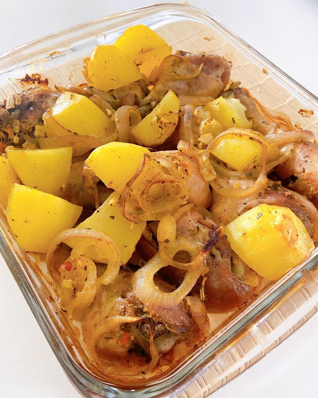 Coxas de frango com batata no forno - Receiteria