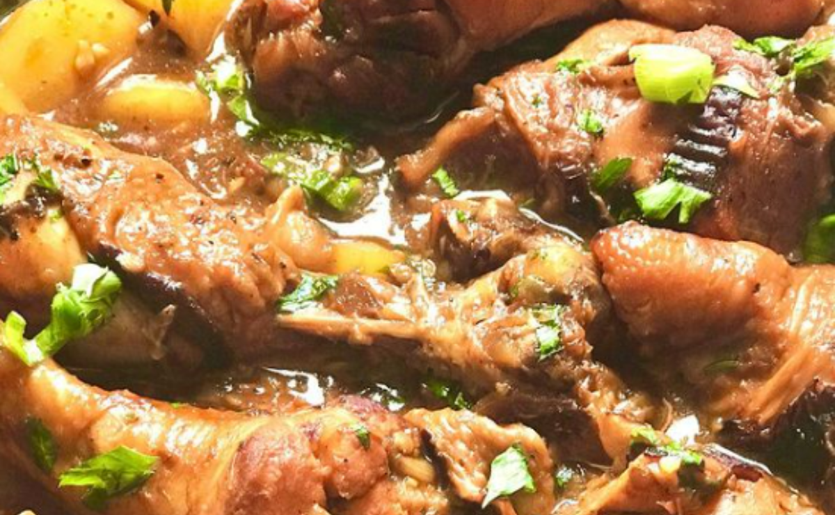 Coxas de frango cozidas com legumes - Receiteria