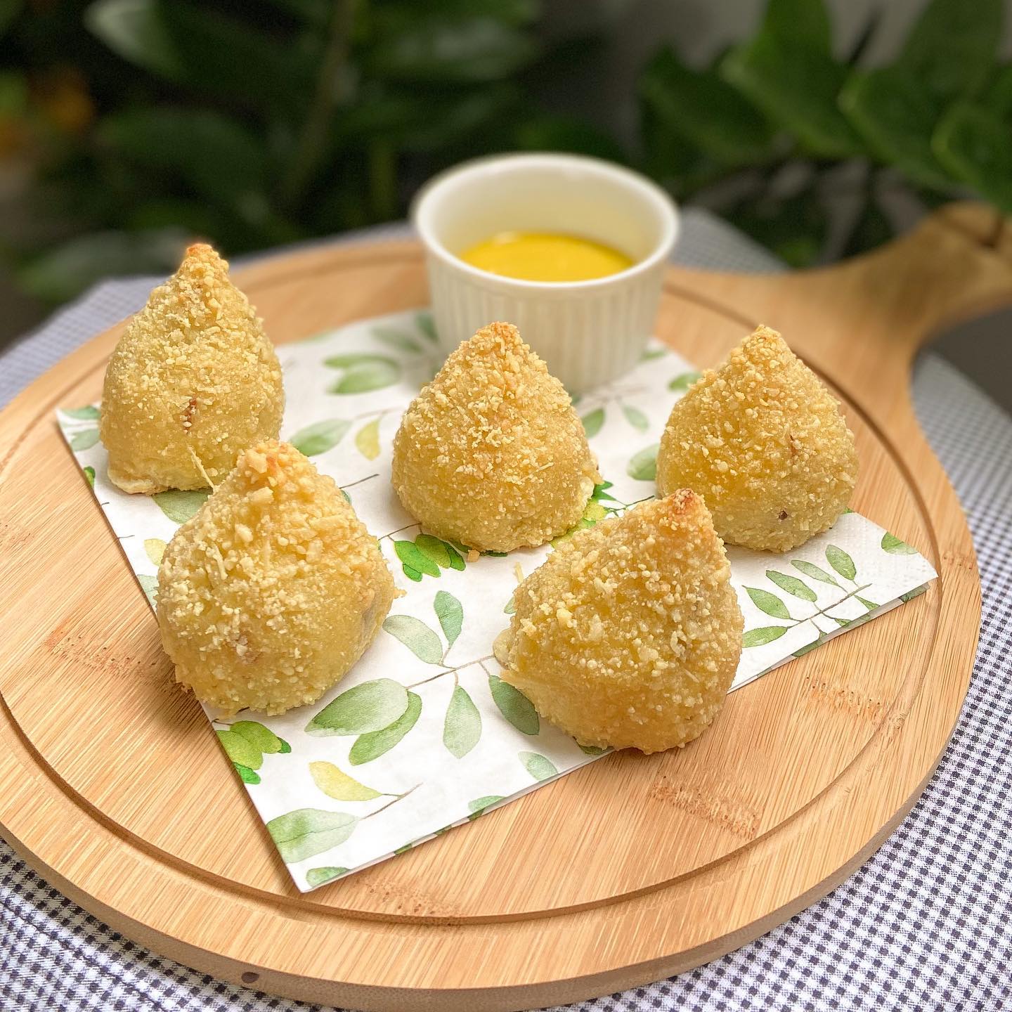Coxinha de batata-doce com carne seca - Receiteria
