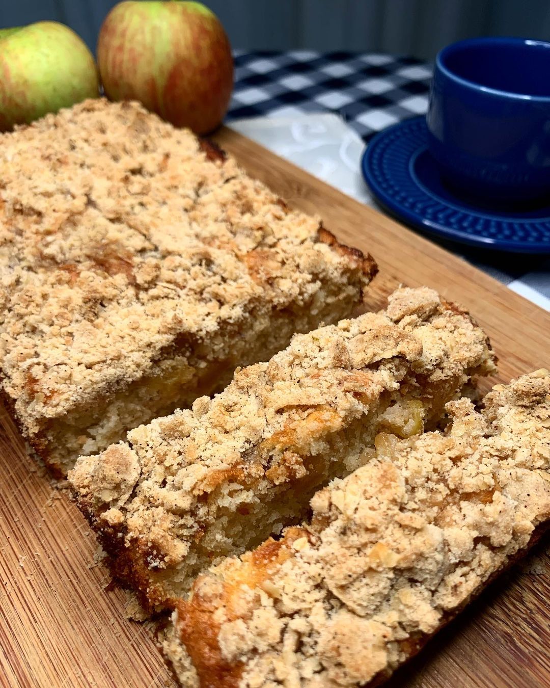 Cuca de maçã com aveia