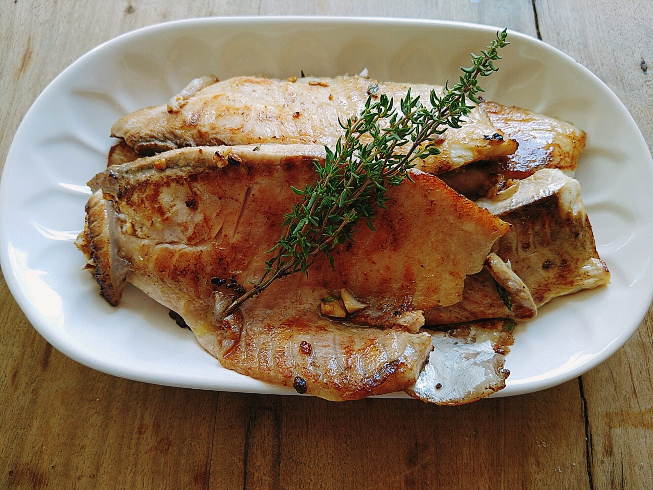 Filé de peixe grelhado simples