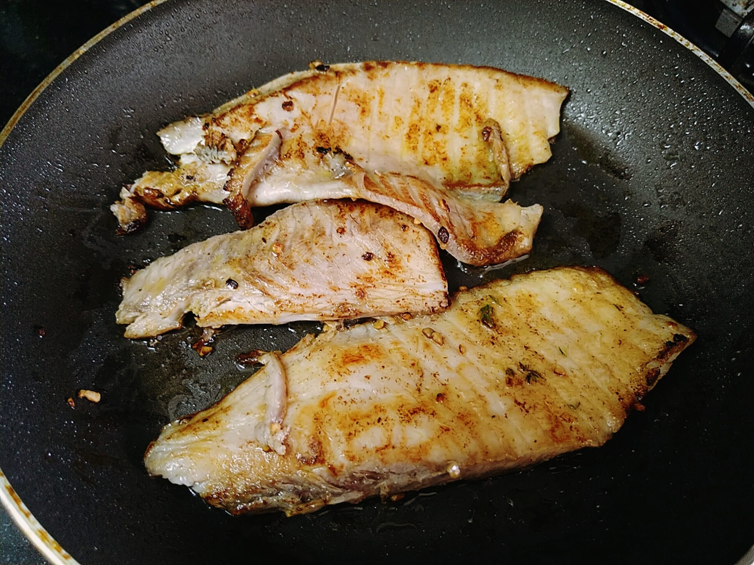 Filé de peixe grelhado simples
