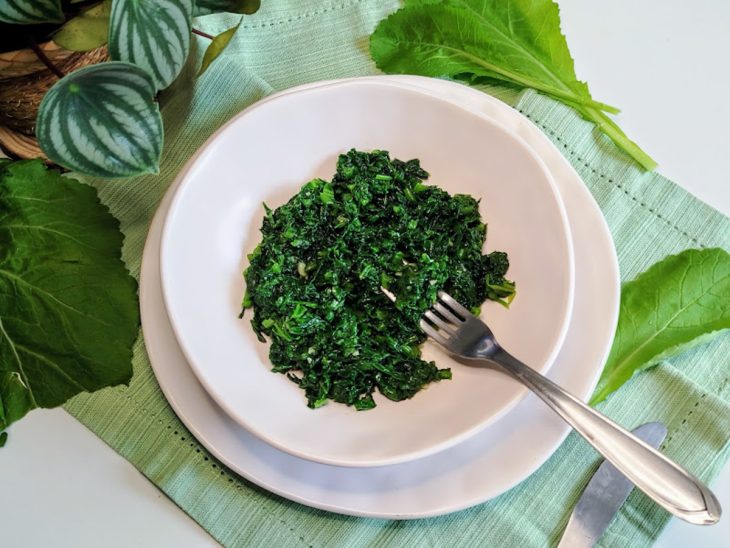 8 receitas com folha de mostarda para provar novos sabores