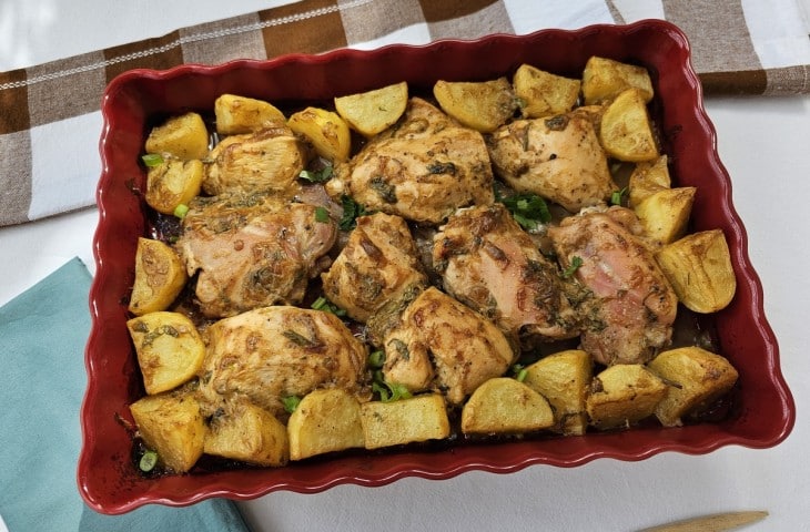 26 receitas de frango com batata que provam a delícia dessa combinação
