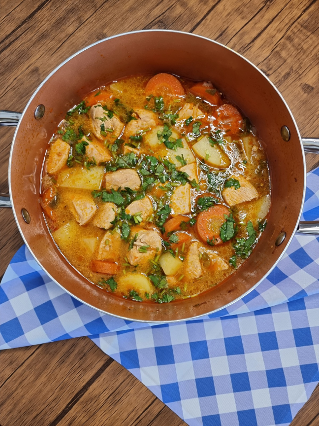 Frango ensopado com legumes