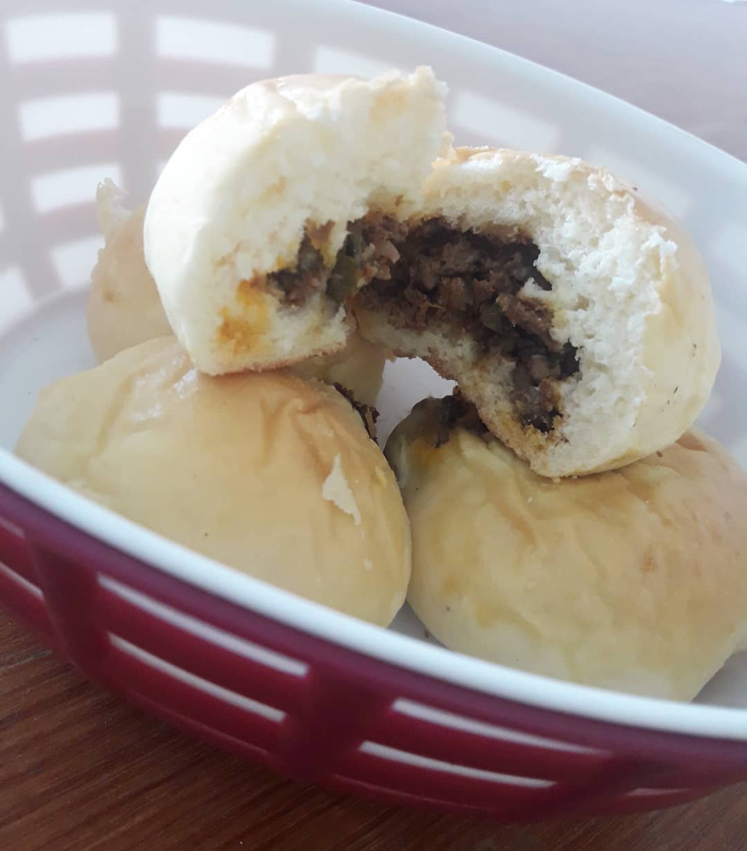 Pãozinho recheado com carne moída - Receiteria
