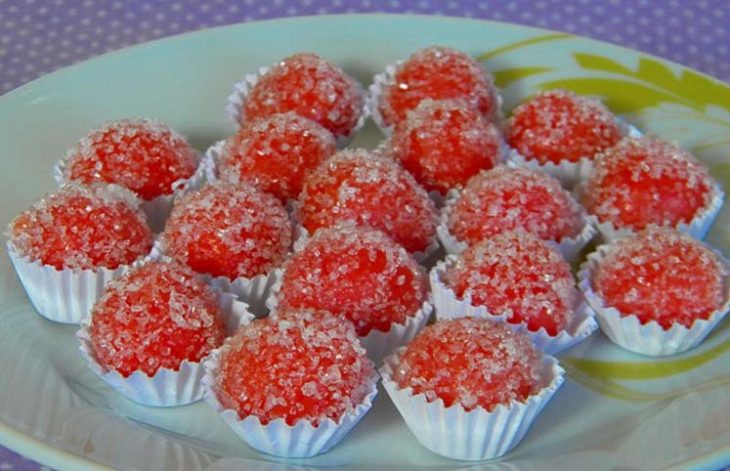 Maria Oliveira: 8 receitas de brigadeiro de morango para inovar no doce