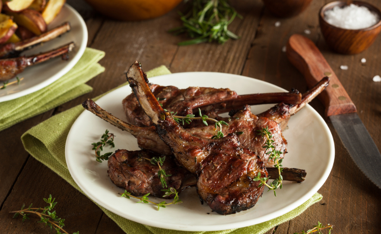 18 receitas de carré de cordeiro sofisticadas, práticas e deliciosas