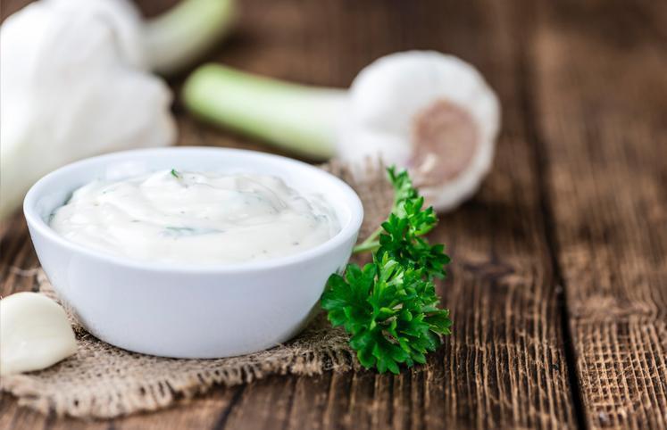 7 Receitas De Creme De Alho Que Deixarão Seus Aperitivos Mais Saborosos