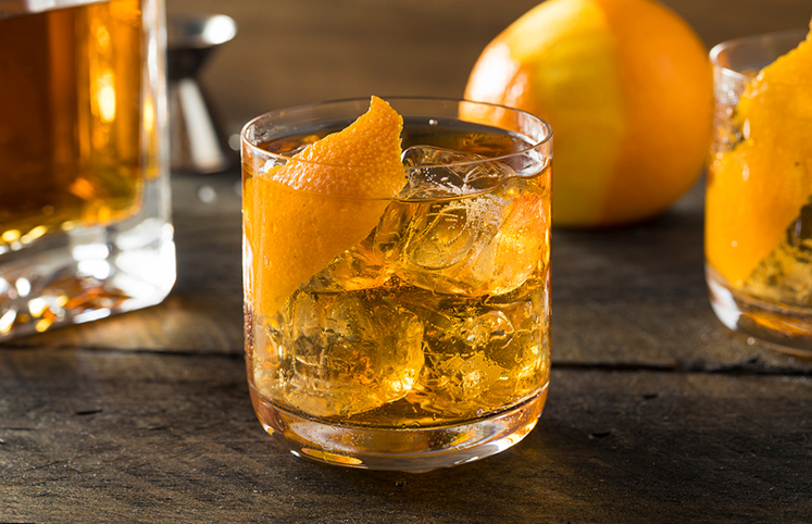 21 receitas de drinks com whisky surpreendentes