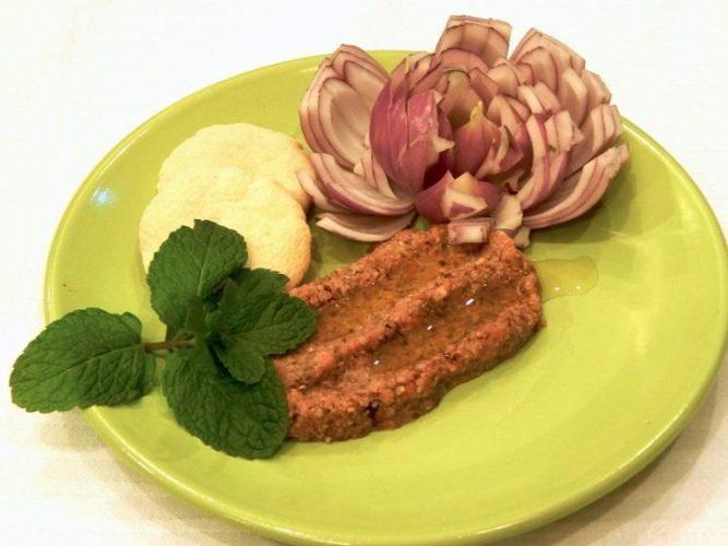 10 receitas de kibe cru para você se sentir no Oriente Médio