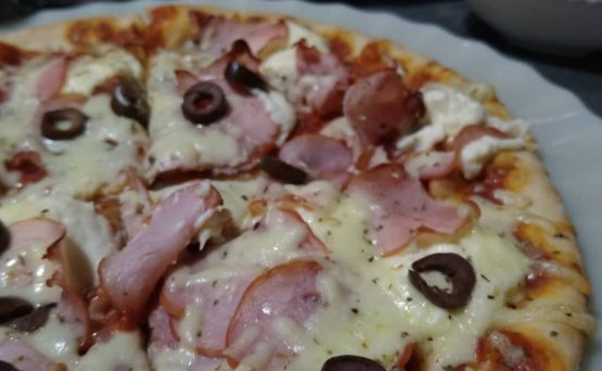 7 receitas de pizza de lombo que garantem o jantar da sexta-feira