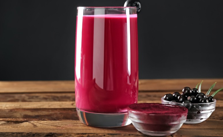 4 receitas de suco de açaí que prometem fazer sucesso no calor