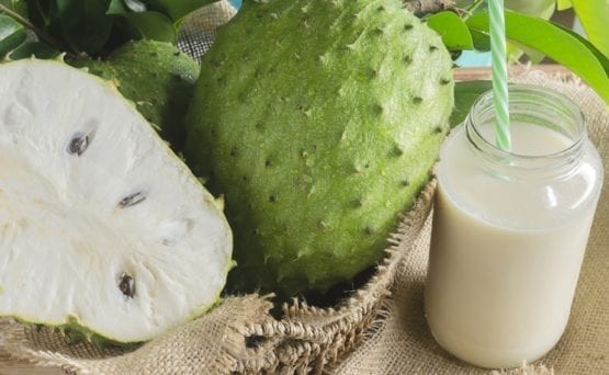 9 receitas de suco de graviola cheias de sabor e nutrientes