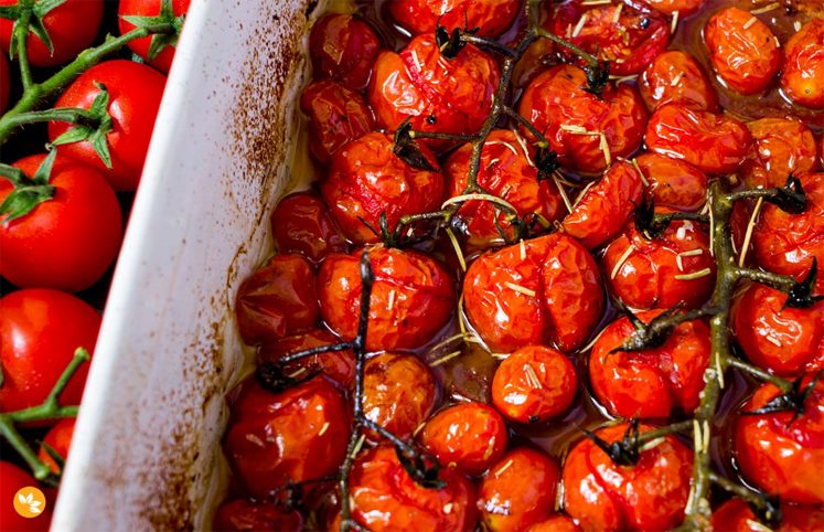 25 receitas de tomate confit para uma refeição digna de aplausos