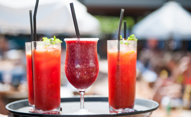 13 receitas de batida com vodka para animar o seu dia