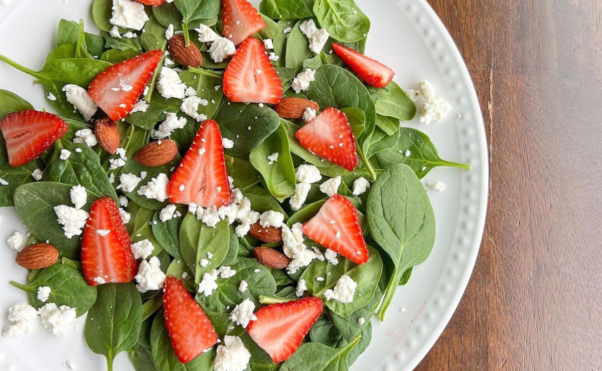Salada de espinafre com morangos - Receiteria