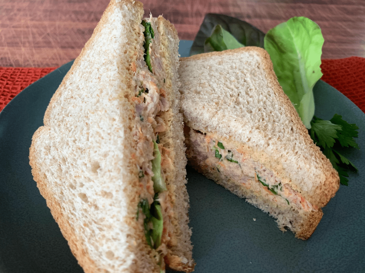 Sanduíche natural de atum simples - Receiteria - Receiteria