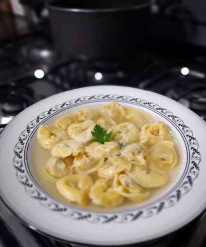 Sopa de capeletti simples