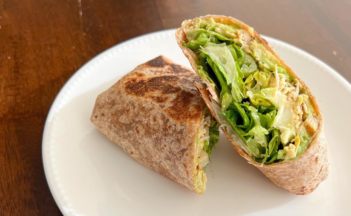 Wrap de frango com avocado - Receiteria